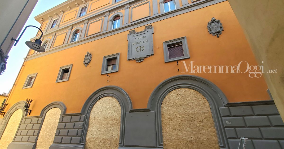 Ex cinema Marraccini: tolta l'ultima impalcatura | MaremmaOggi