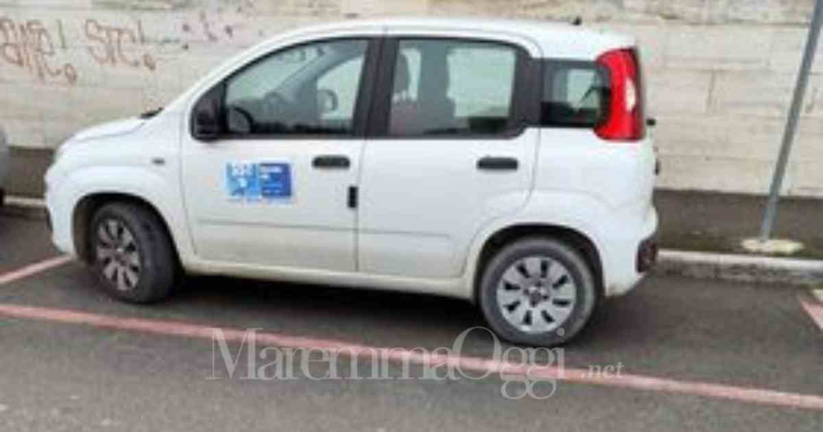 Parcheggia la Panda dell'Asl nelle strisce rosa | MaremmaOggi