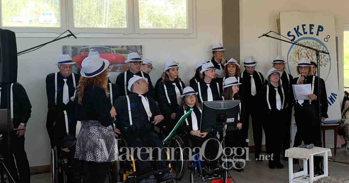 I ragazzi della corale SKEEP cantano a Vallerotana - Il Video