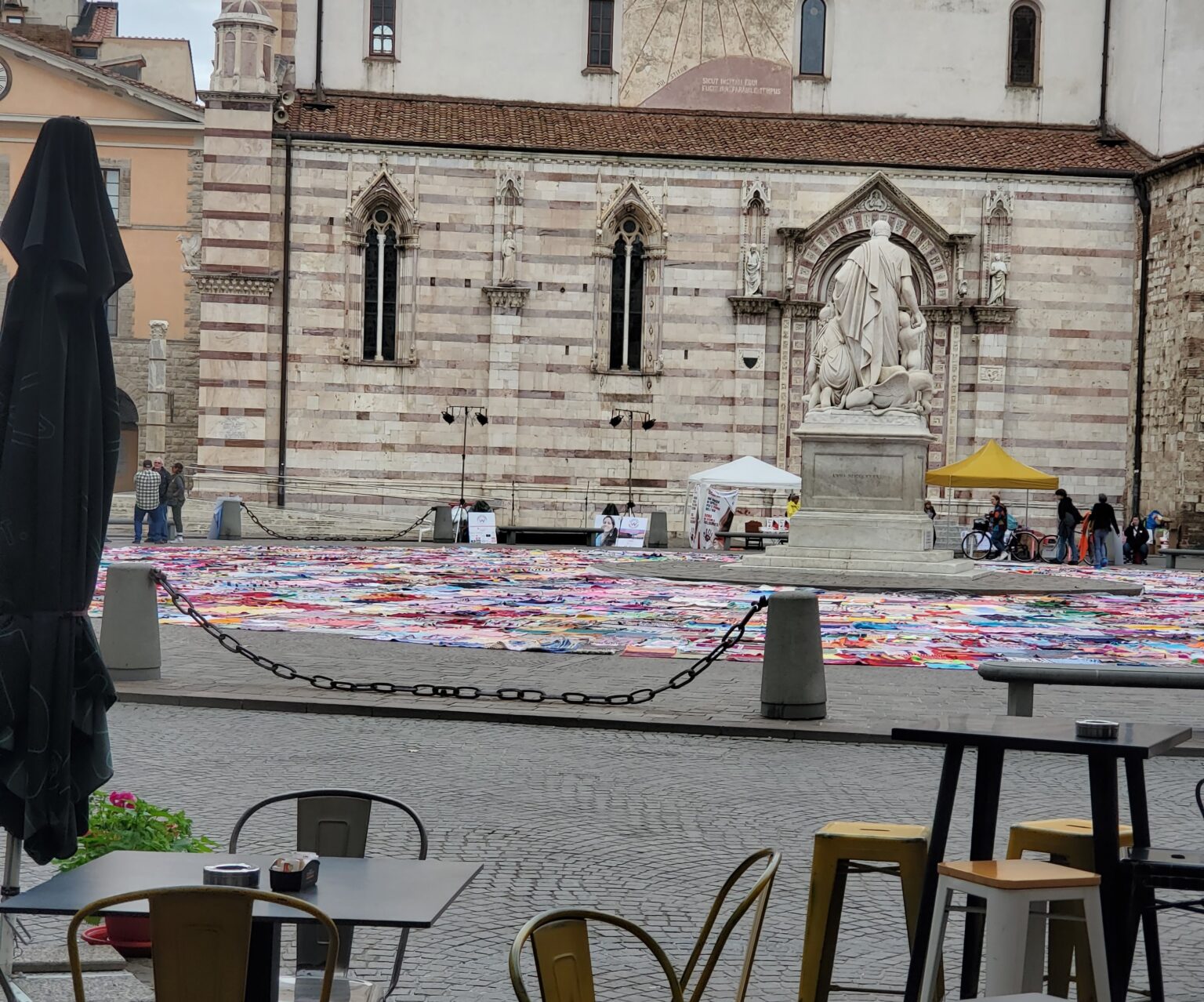 Piccioni in piazza: incubo dei ristoratori | MaremmaOggi