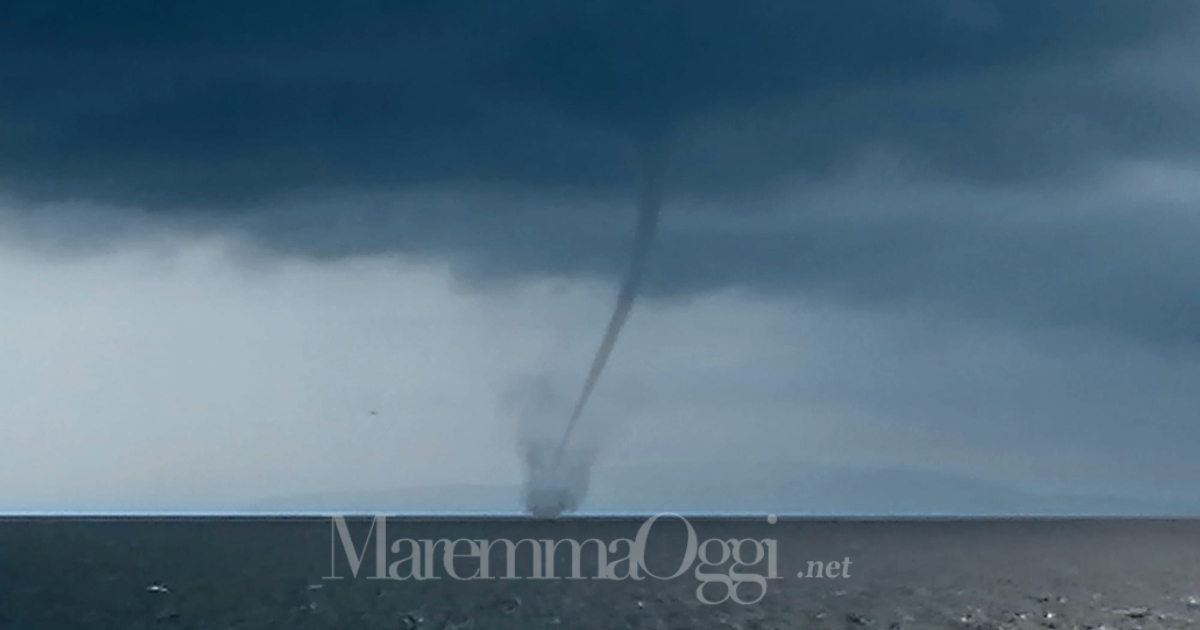 Ultimo giorno d'estate, tromba marina a Follonica. Il video | MaremmaOggi