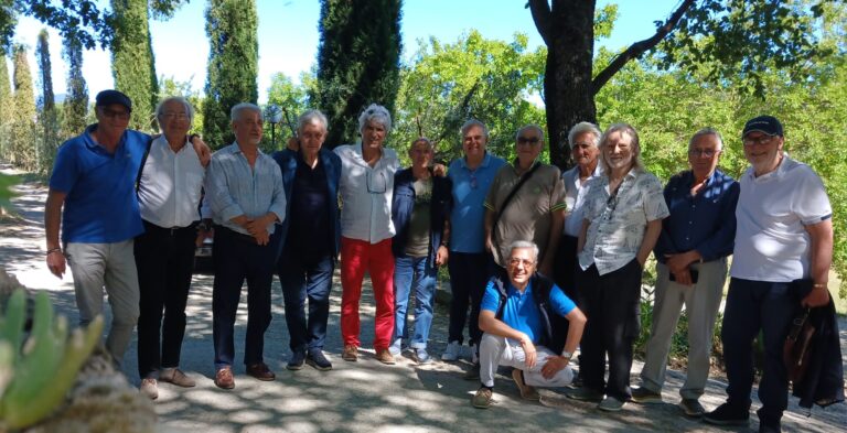 Geometri del ’76, mezzo secolo dopo la maturità: il pranzo dei compagni ...